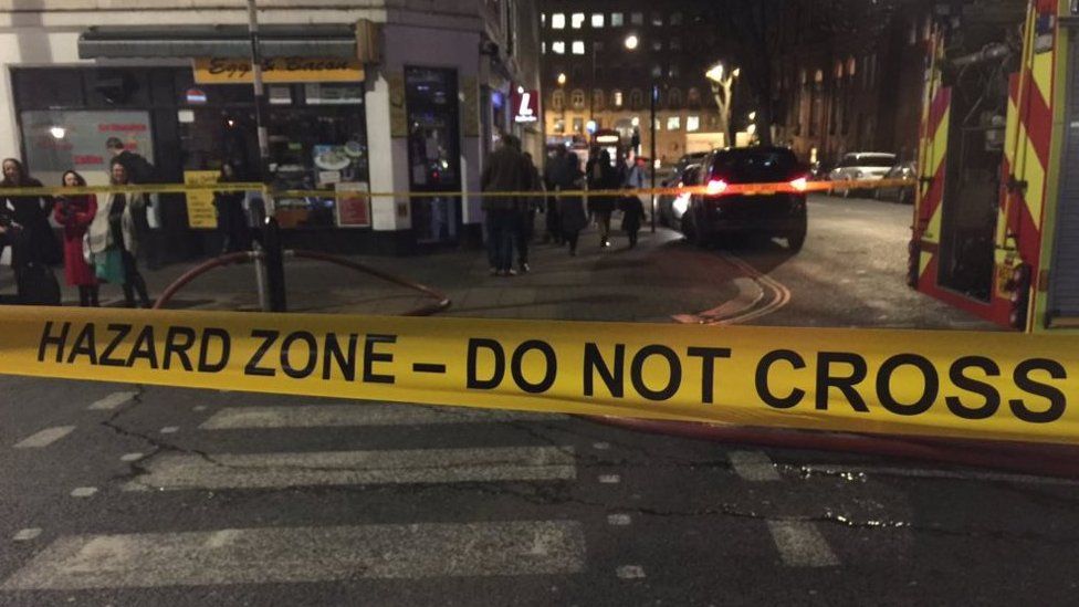 London Marylebone Station evacuated after train fire - BBC News