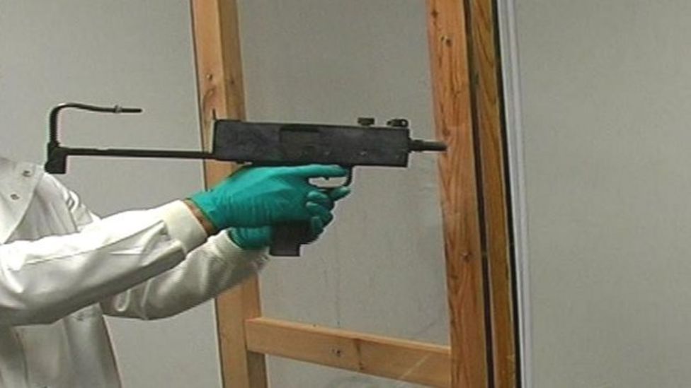 Matthew Ferry jailed for armed raid on Laings jewellers in Edinburgh ...