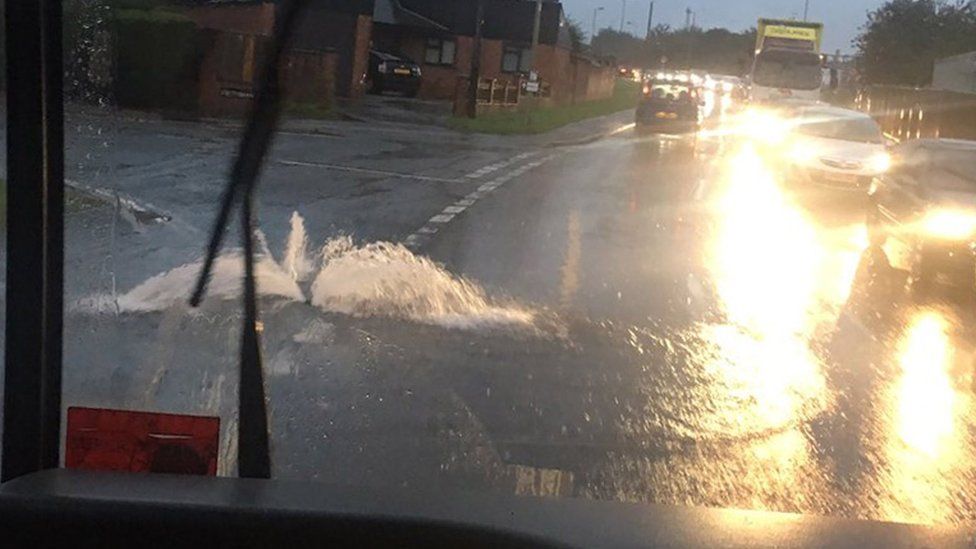 In pictures: Flash flooding - BBC News