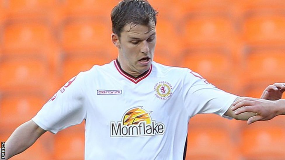 Chris Atkinson: Crawley Town sign Crewe midfielder on loan - BBC Sport