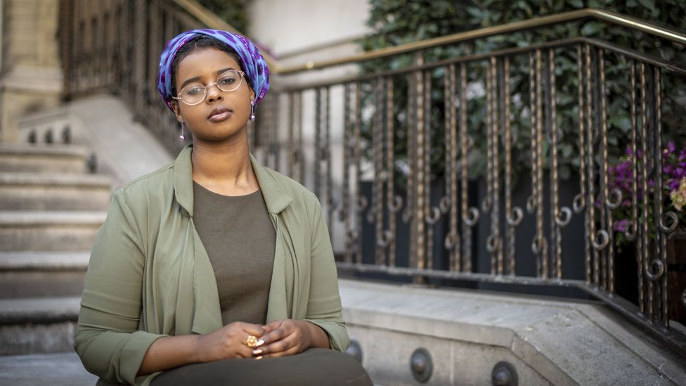 Momtaza Mehri: The new face of London's poetry scene - BBC News