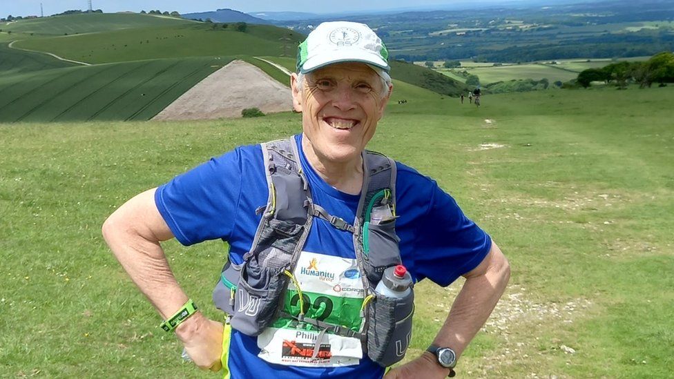 Ledbury mayor runs 333rd and final marathon - BBC News