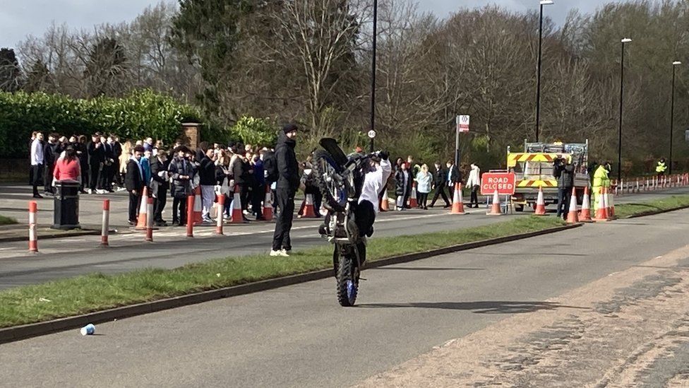 Bailey Atkinson: Hundreds gather in Coventry for boy's funeral - BBC News