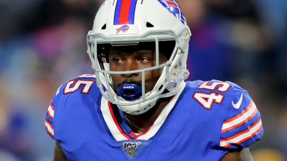 Louis Rees-Zammit i adael rygbi er mwyn symud i'r NFL - BBC Cymru Fyw