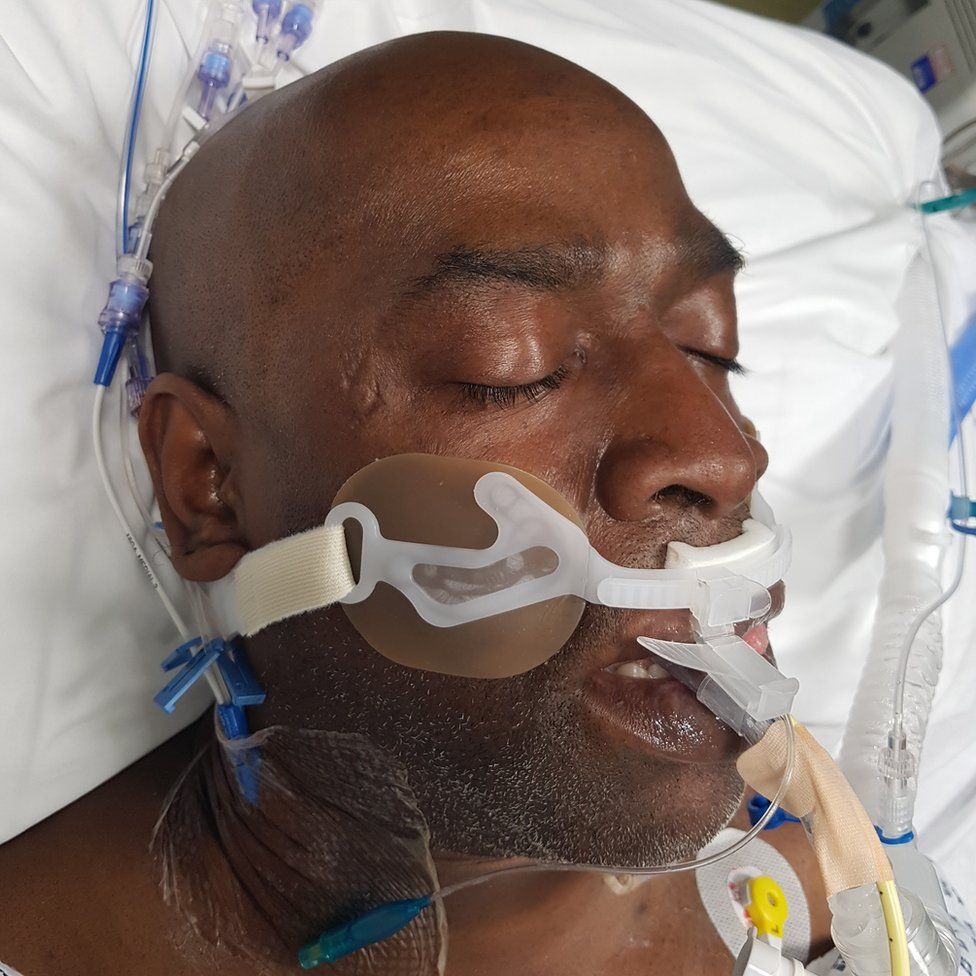 Man's collapse in Islington prompts police photo appeal - BBC News