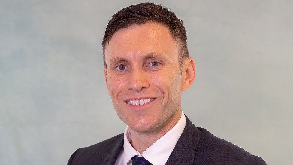 Police chief completes 200km run for road crash charity - BBC News