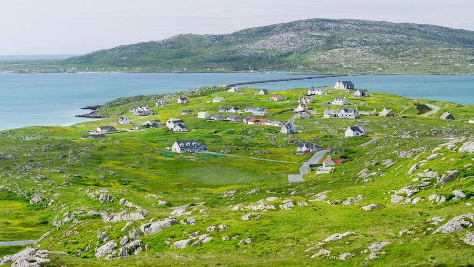 Flag designs wanted for Eriskay, Benbecula and North Uist - BBC News