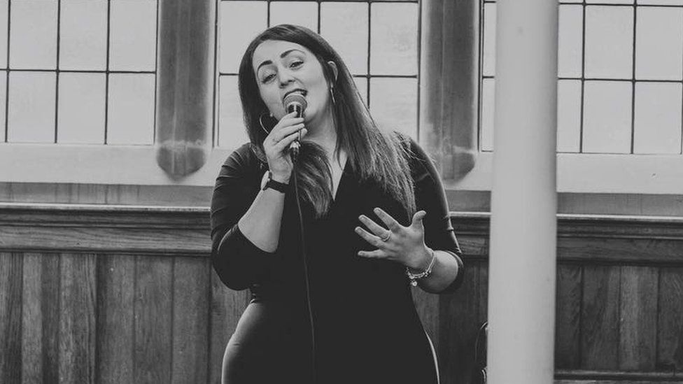 Covid: Wedding businesses 'need more help to survive' - BBC News