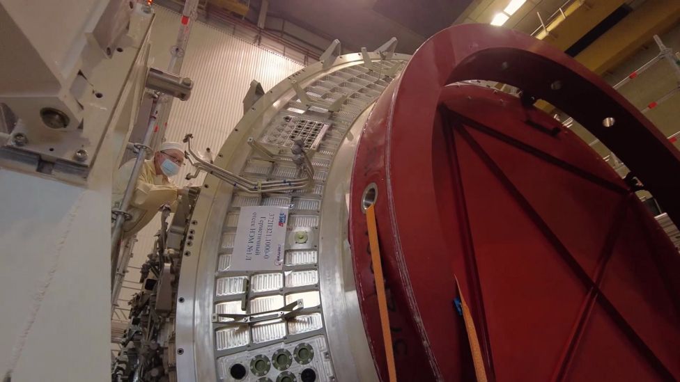 Russia plans its own space station in 2025 - BBC News