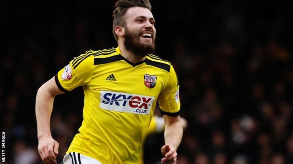 Stuart Dallas: Leeds United sign Brentford winger - BBC Sport