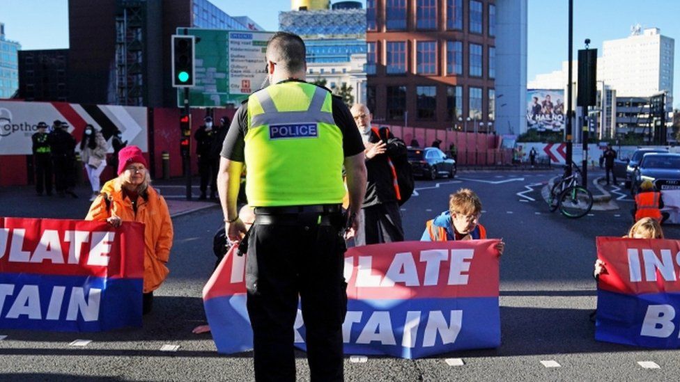 Insulate Britain protest causes Birmingham centre delays - BBC News