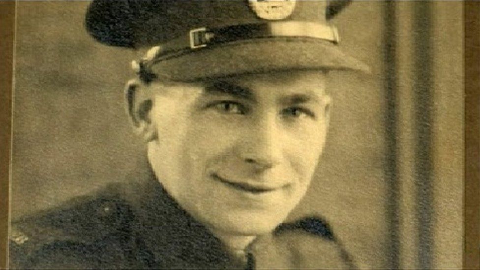 Auschwitz surviving poppy seller from Newport turns 100 - BBC News