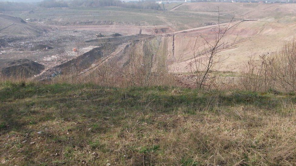 Wrexham landfill smell 'worse' in lockdown, residents say - BBC News
