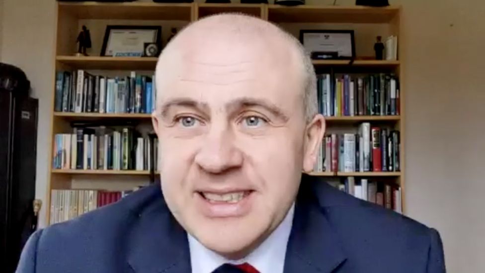 Enniskillen boy to get 'miracle' kidney transplant from policeman - BBC ...