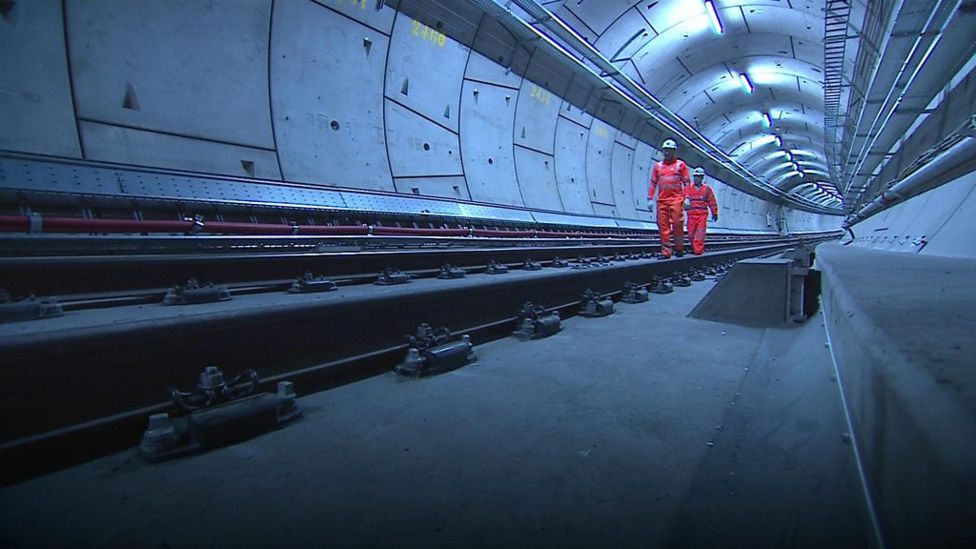 London's Crossrail project running £600m over budget - BBC News