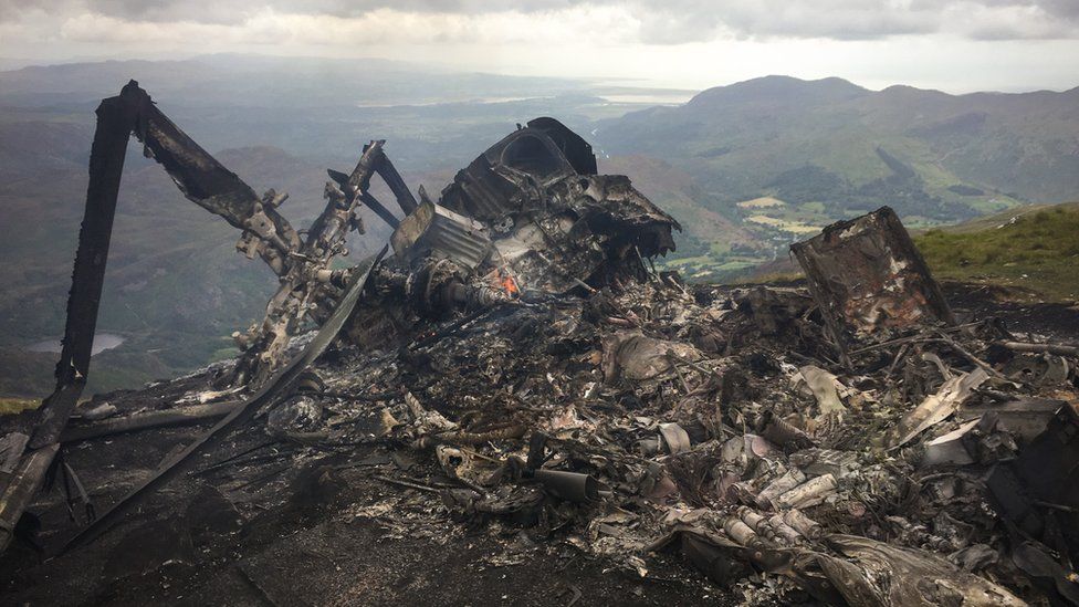 Investigation after RAF helicopter fire in Snowdonia - BBC News