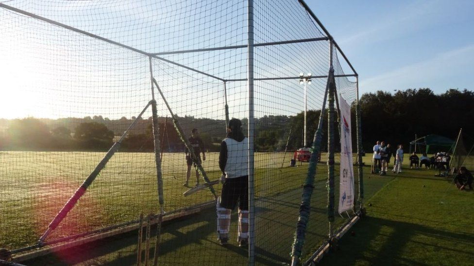 Rodley Cricket Club 'sets world overs record' - BBC News