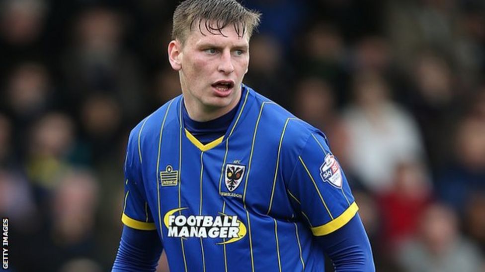 Jake Goodman: Maidenhead United sign Braintree Town defender - BBC Sport