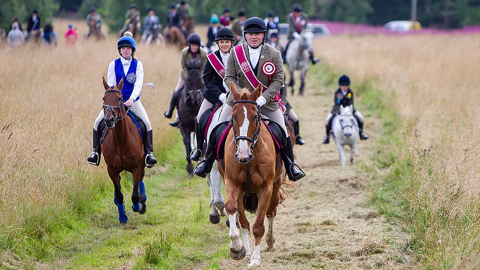 In pictures: Lauder Common Riding - BBC News