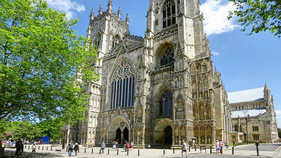 York Minster: German man returns 'stolen' organ pipe - BBC News