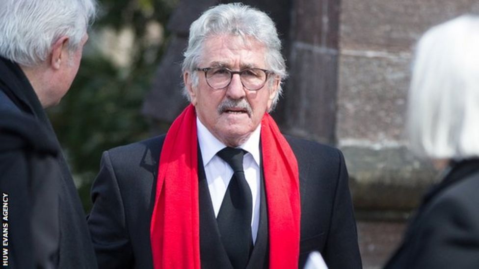 John Dawes: Funeral held for Wales and Lions legend - BBC Sport