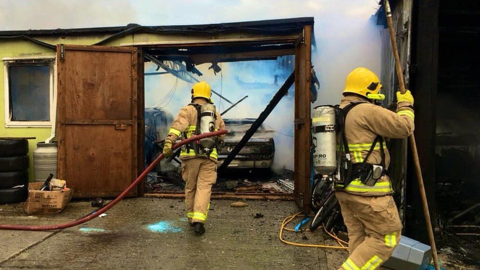 Fire crews battle Suffolk industrial unit blaze - BBC News
