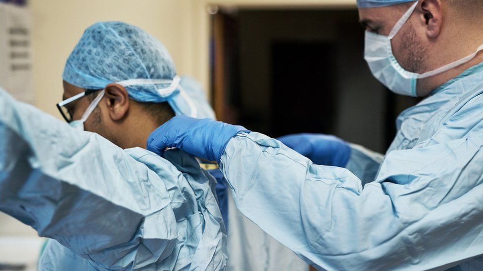 Thousands of housebound people face booster jab wait - BBC News