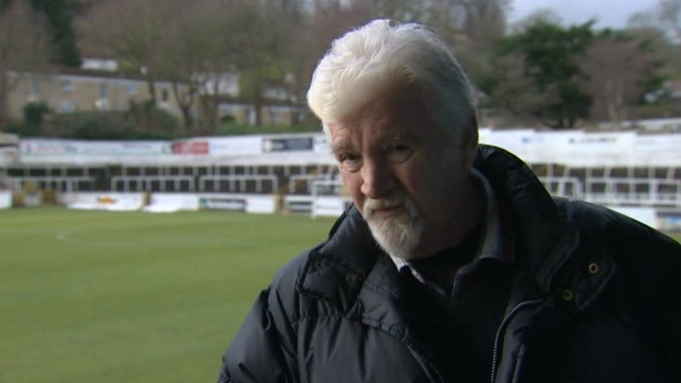 Bath: Senior citizens make film to tackle loneliness - BBC News