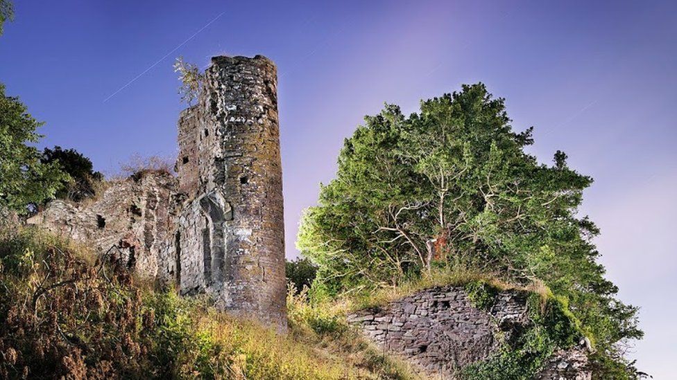 Trust takes over Snodhill Castle in Herefordshire - BBC News