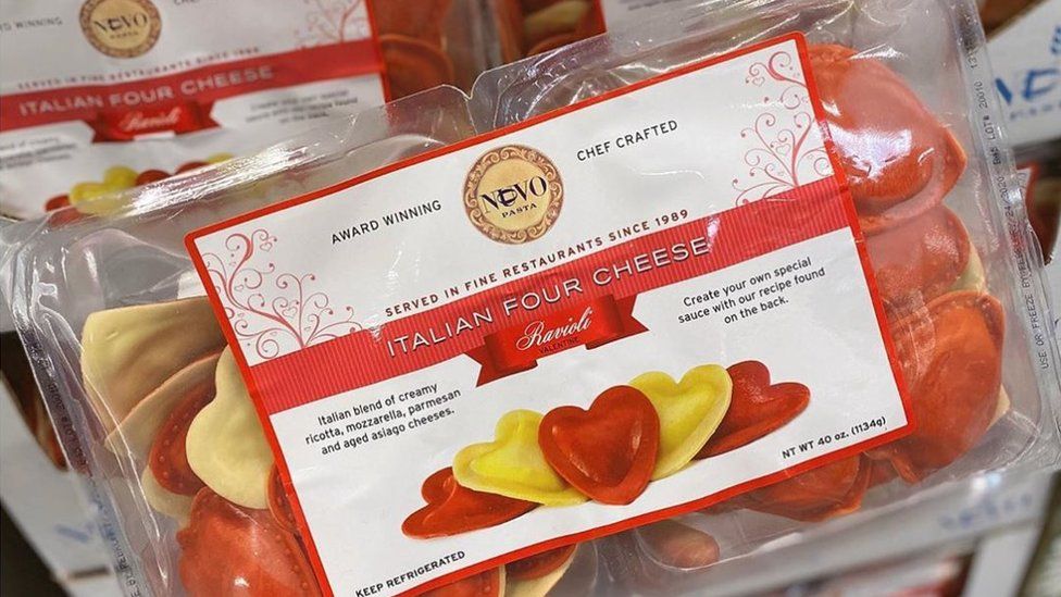 Valentine's Day food: Heart pizza, cucumbers, nuggets, and pasta - BBC ...