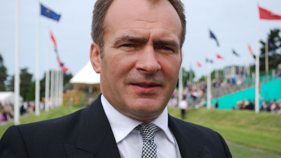 Isle of Man chief minister names Council of Ministers - BBC News