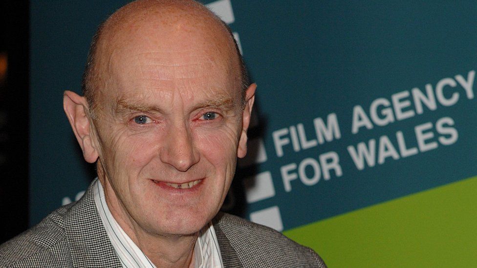 Peter Edwards: Tributes to Welsh director and producer - BBC News