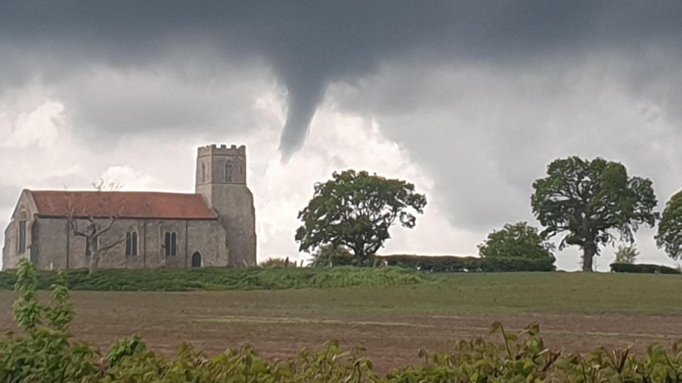 Funnel cloud images captured in East of England - BBC News