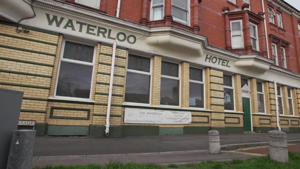 Covid 'more damaging' to Wales economy than pit closures - BBC News