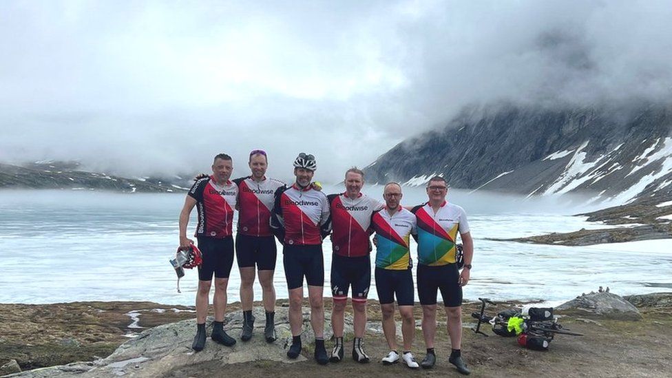 Cyfnod cyffrous i seiclo merched yng Nghymru - BBC Cymru Fyw