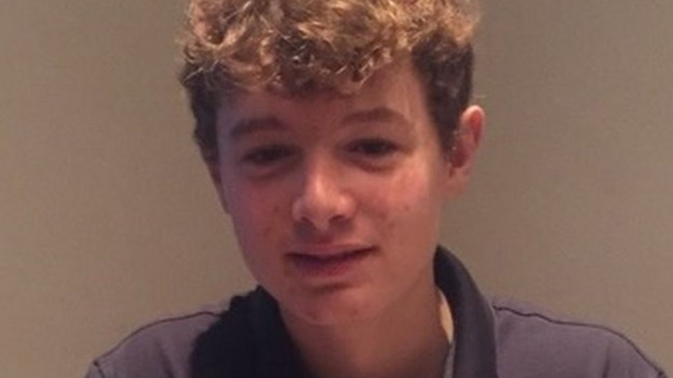 Lewis Dunne trial: Three jailed for Liverpool teenager's murder - BBC News