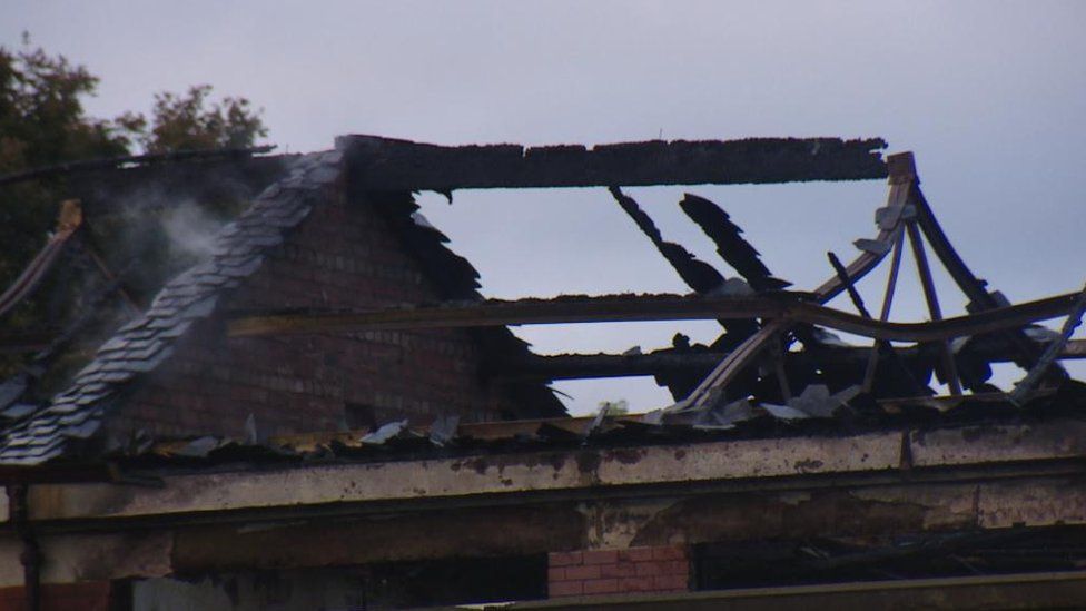 Firefighters tackle Govan derelict school blaze - BBC News