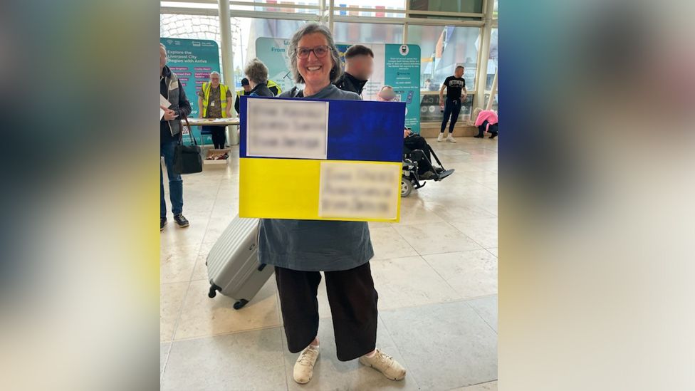 Wyres tywysoges wnaeth ffoi Rwsia 1919 yn helpu ffoaduriaid Wcráin ...