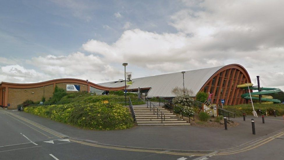 Bournemouth's Littledown Leisure Centre reopens after power cut - BBC News