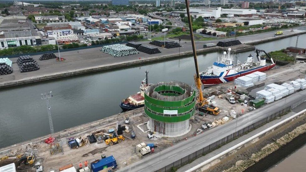 Mystery concrete tower on Hull waterfront compared to KerPlunk - BBC News