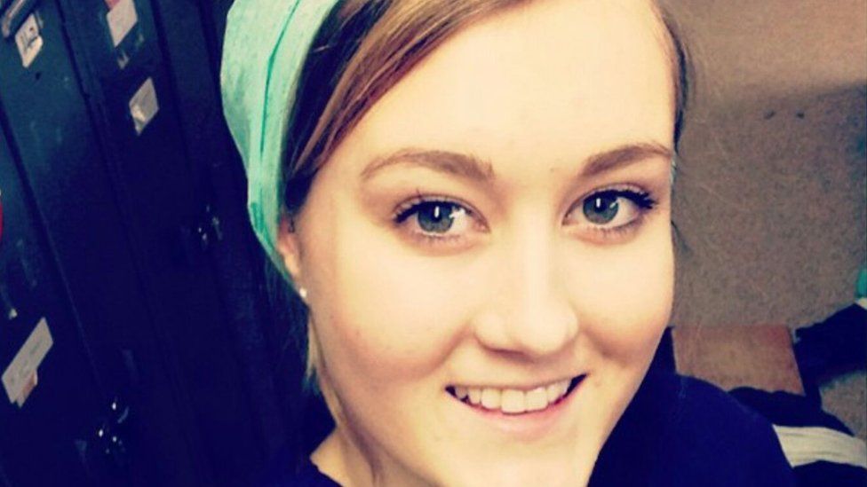 NHS crisis: Why I still love my job - BBC News