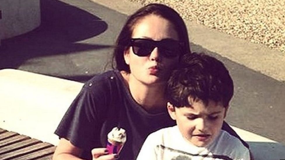 Mani Dad: Uncle freed from court after paperwork 'defect' - BBC News