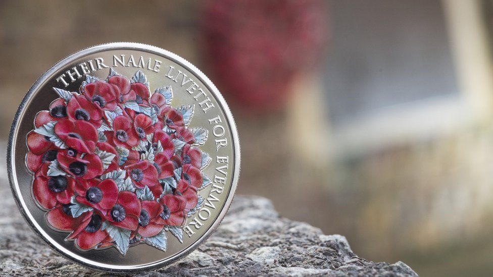 Bellshill designer's Royal Mint Remembrance Day coin - BBC News