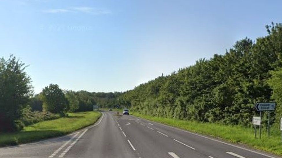 Sandwich A257 crash: Woman arrested after man, 80, dies - BBC News