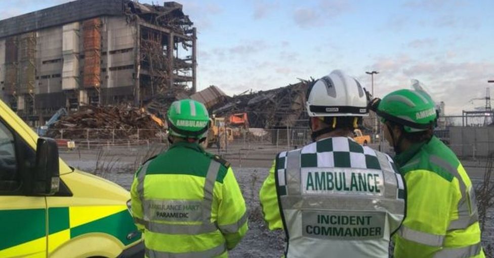 Didcot collapse: Recovery work to begin in search for missing - BBC News