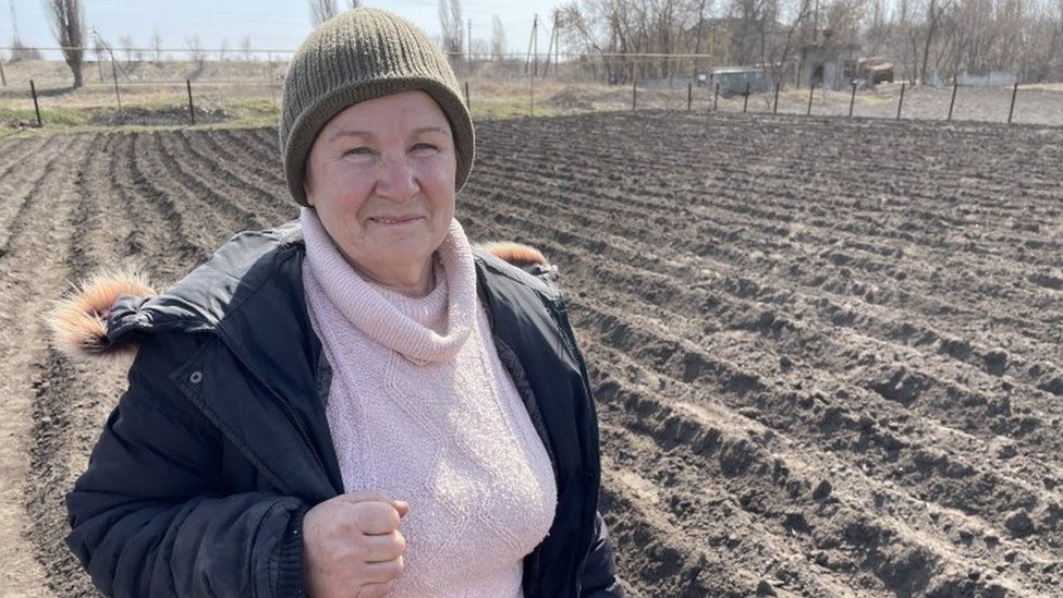 The Ukrainian woman shot by Russian soldiers on the front line - BBC News