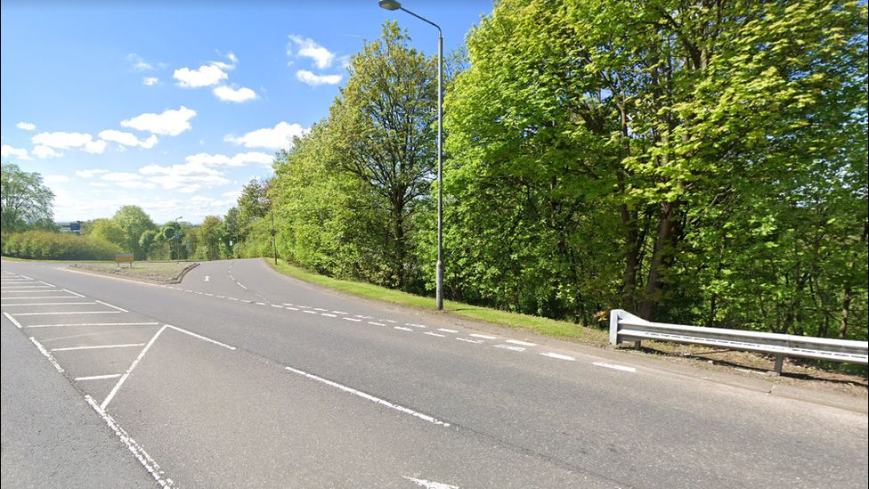 Cyclist has serious head injury after Cumbernauld crash - BBC News