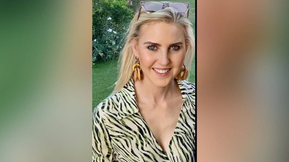 Woman, 29, killed in Sheffield crash was 'vibrant' police worker - BBC News