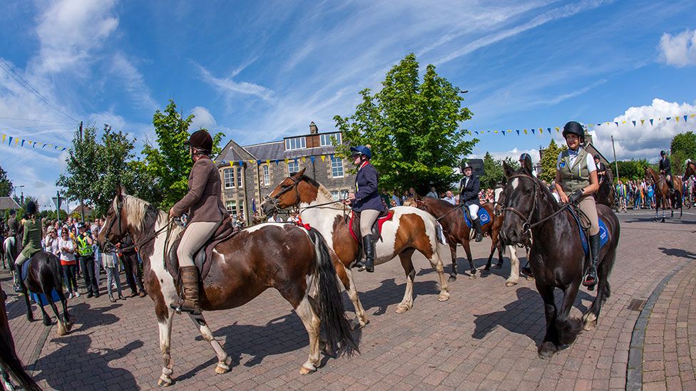 In pictures: Lauder Common Riding - BBC News
