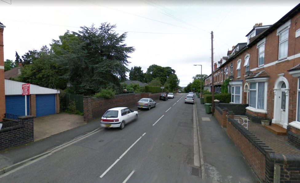 Three jailed after Worcester machete and baseball bat attack - BBC News